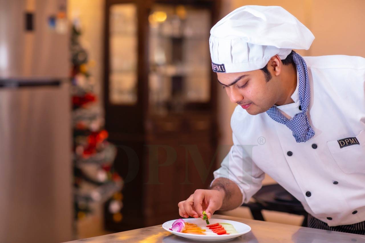 What All You Can Learn from The Top Hotel Management Institute? - DPMI